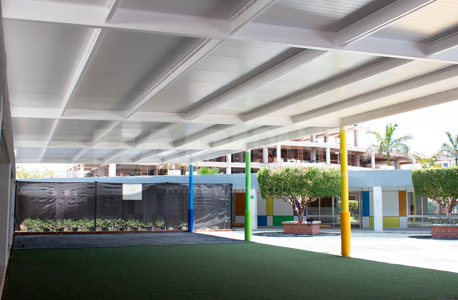 Techumbre Inst. Cumbres | BARIPANEL